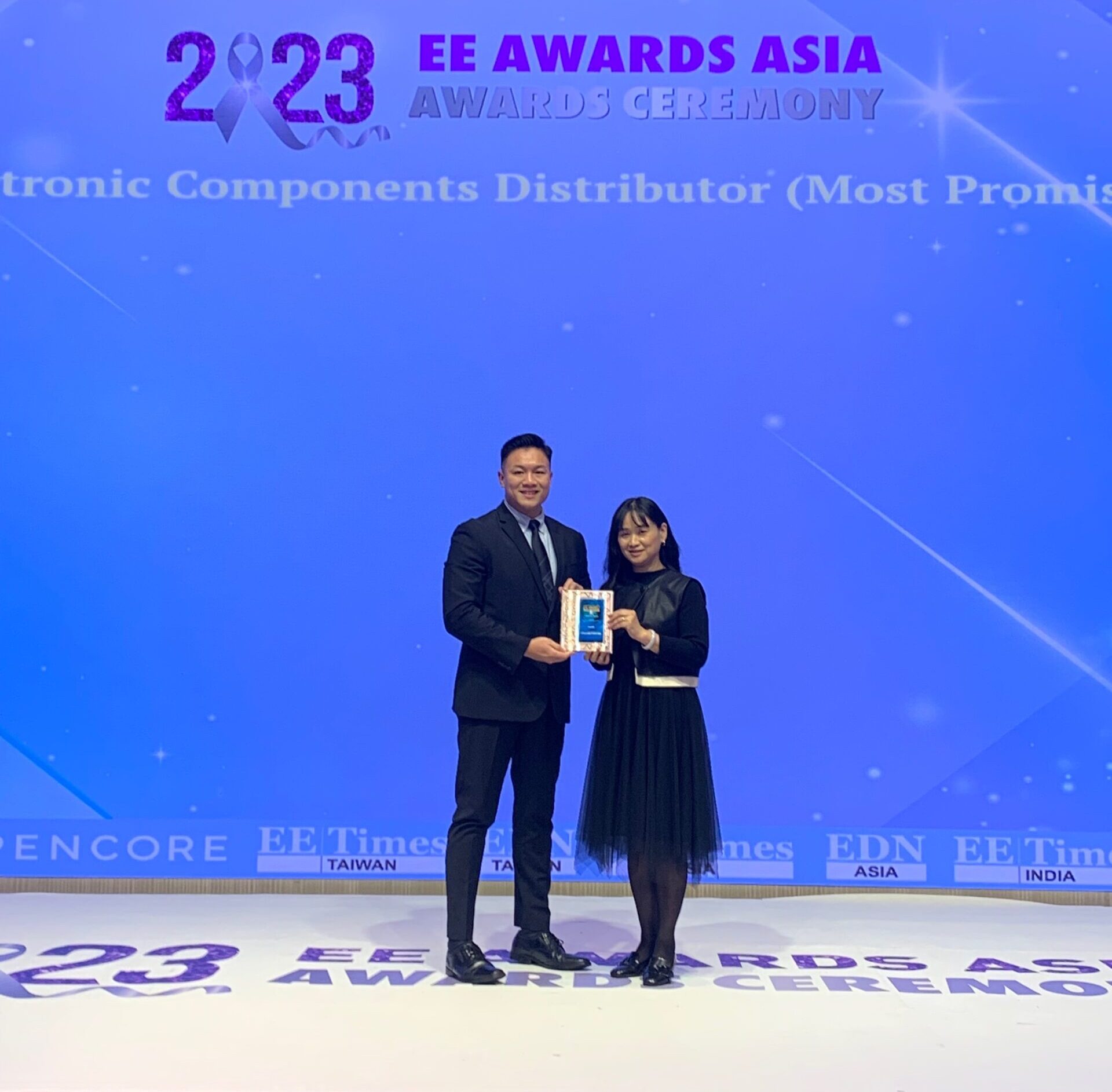 Smith Named Featured Electronic Components Distributor at EE Awards ...